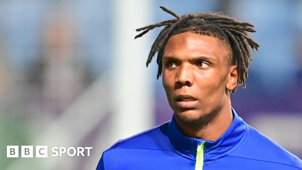 Kyle Hudlin: Burton Albion sign Huddersfield striker on loan - BBC Sport