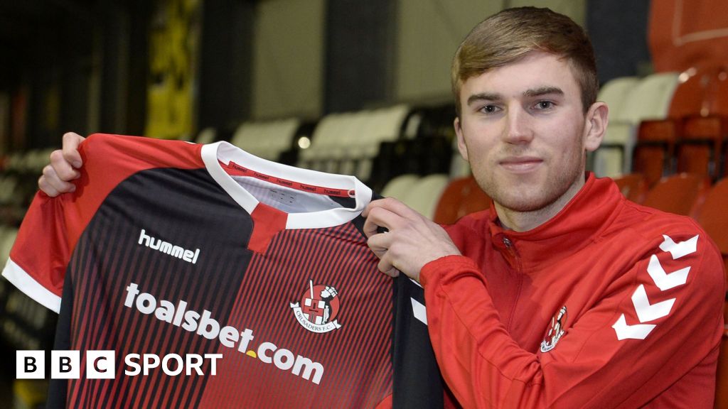 Daniel Larmour: Central defender moves from Glenavon to Crusaders - BBC ...