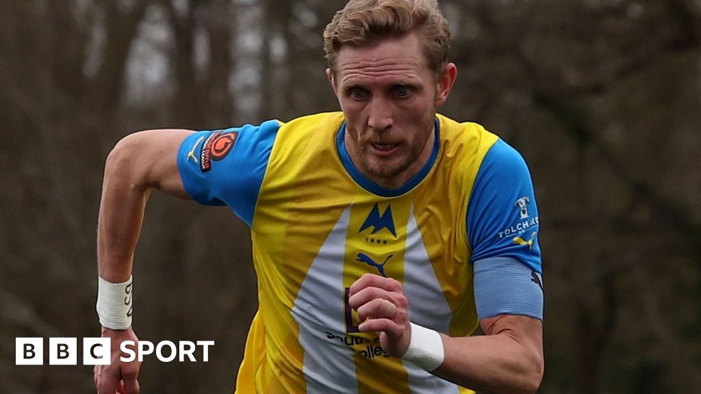 Torquay United financial problems have brought squad together - Dean ...