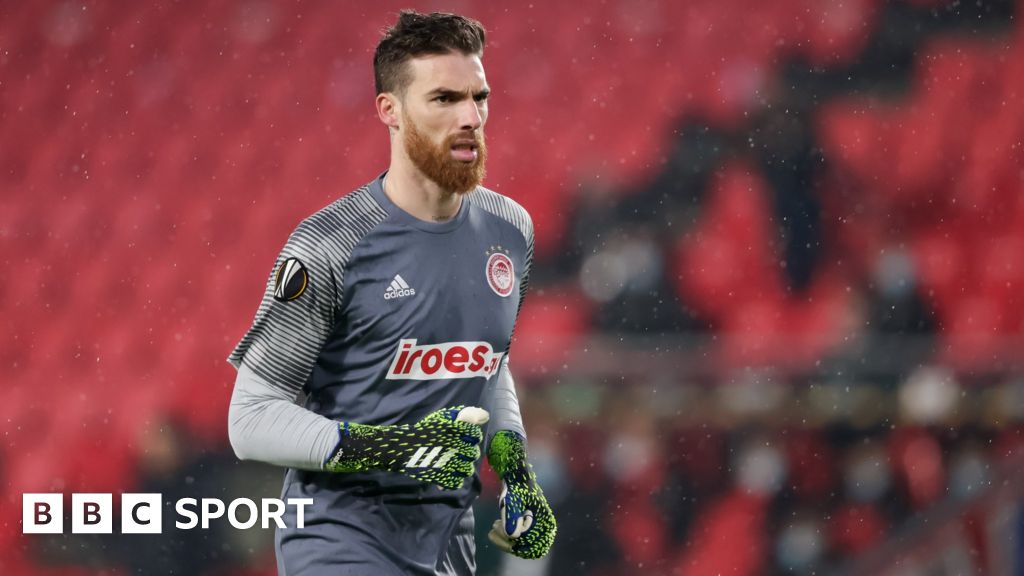 Wolves sign Olympiakos goalkeeper Jose Sa on five-year deal - BBC Sport