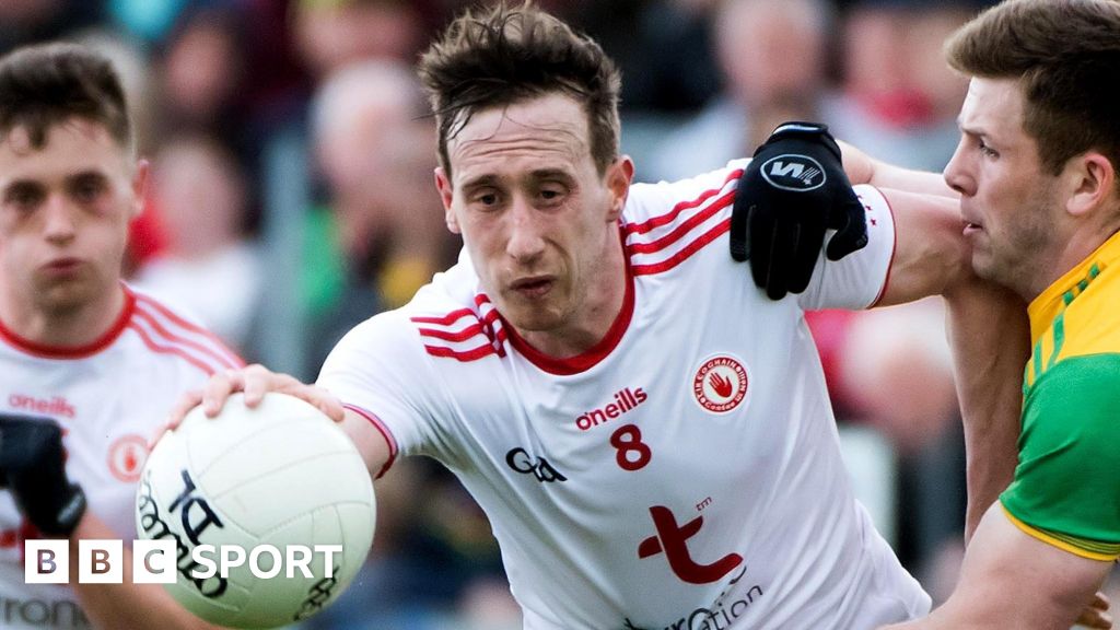 Colm Cavanagh: Midfielder to play on for Tyrone in 2020 - BBC Sport