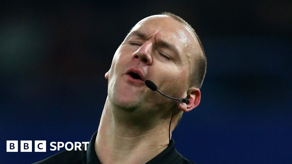 Mistakes, abuse & VAR: What are the pressures like on a Premier League ...