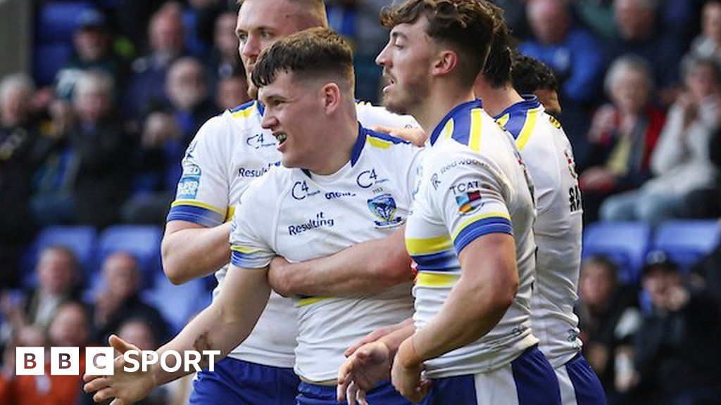 Super League: Warrington Wolves 32-18 Wakefield - Wire beat 12-man ...