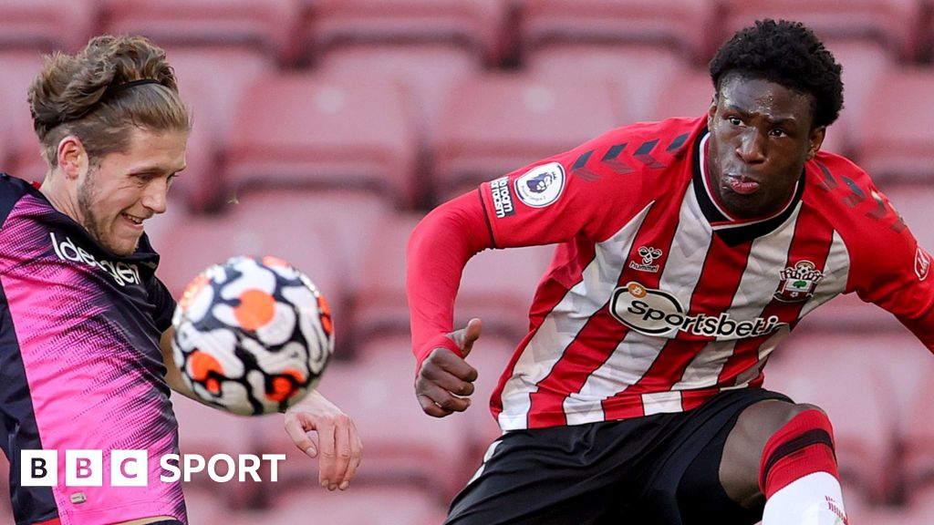Thierry Small: St Mirren sign Southampton teenager on loan - BBC Sport