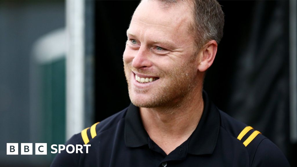 Michael Flynn: Manager handed new Newport County contract - BBC Sport