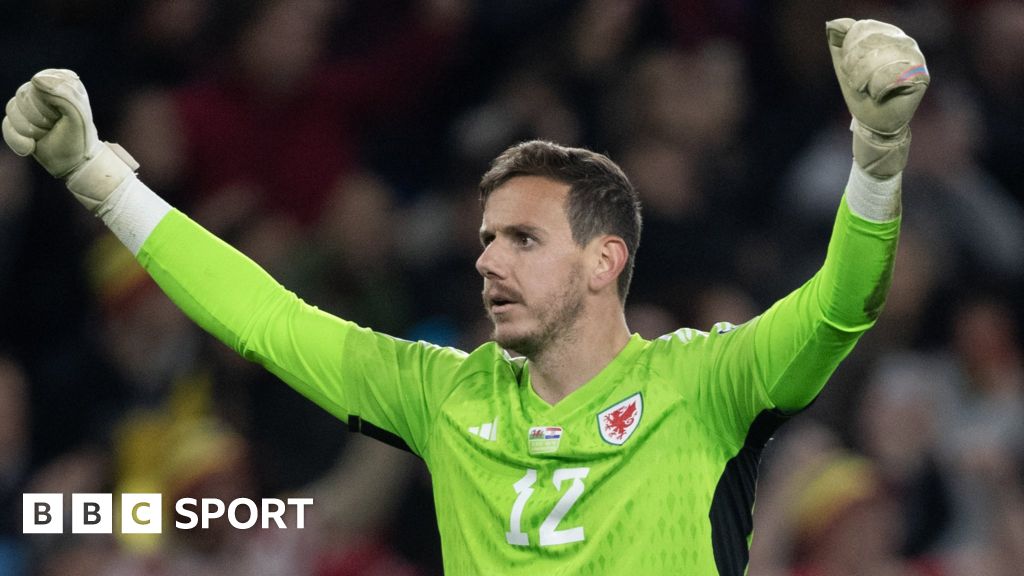 Danny Ward: Wales boss Rob Page 'understands' goalkeeper staying at ...