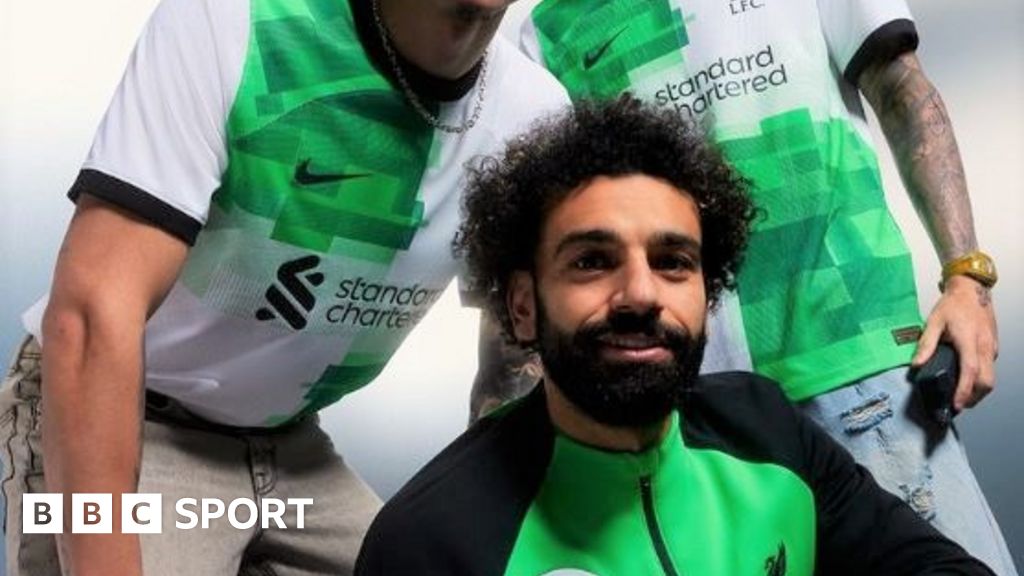 Liverpool release 90s-inspired away kit - BBC Sport