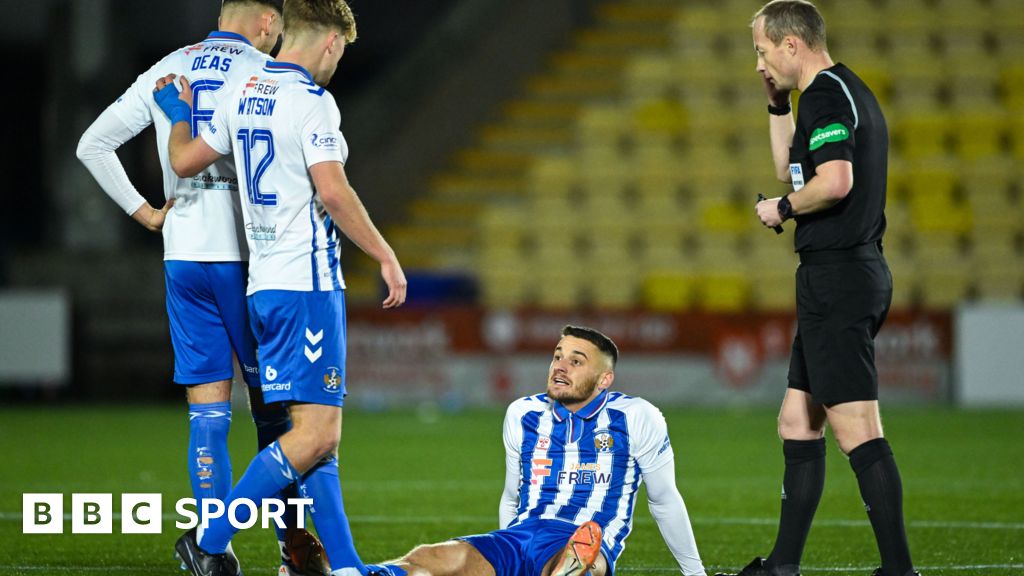 Magennis to miss rest of season - BBC Sport