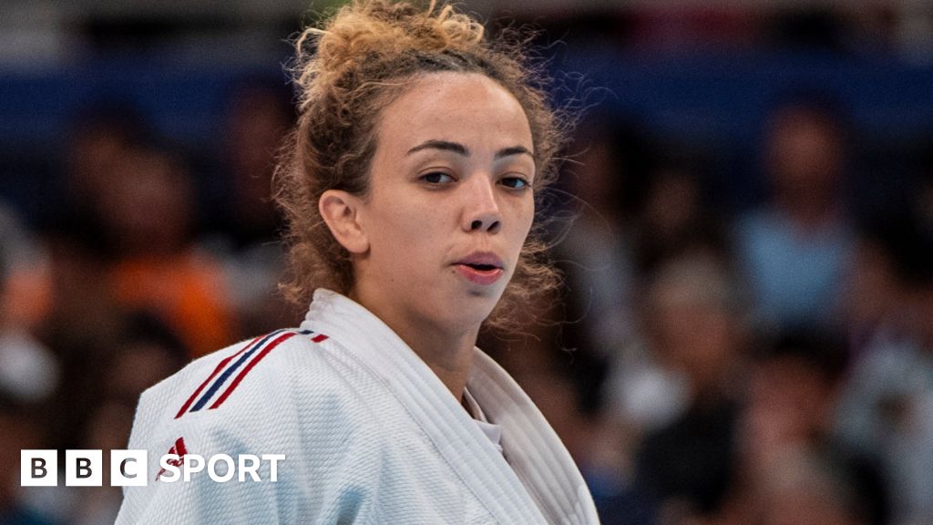 Chelsie Giles: GB judoka wins silver in Tbilisi Grand Slam - BBC Sport