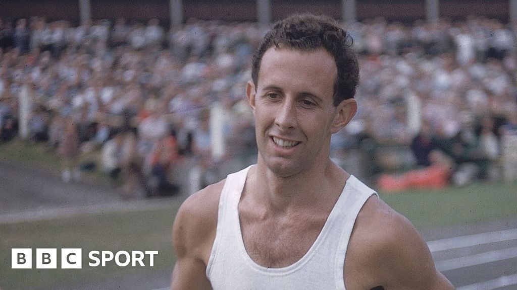 John Landy: Australian athlete dies aged 91 - BBC Sport