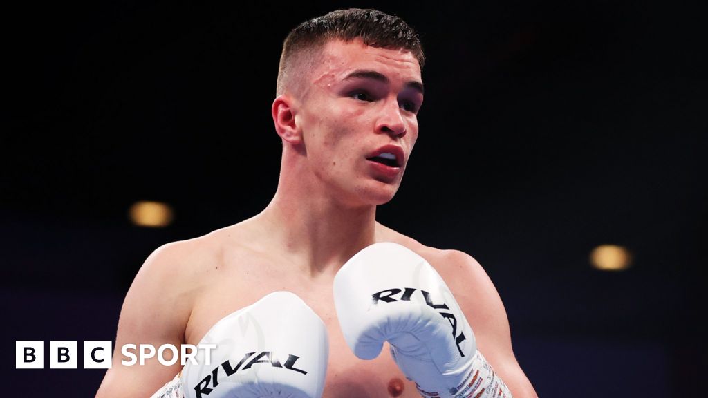Brandon Scott: Welsh featherweight set for six months out - BBC Sport