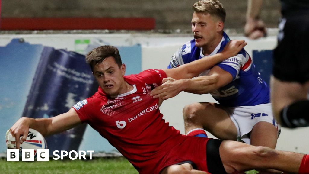 Alex Walker: Wakefield Trinity sign London Broncos full-back - BBC Sport