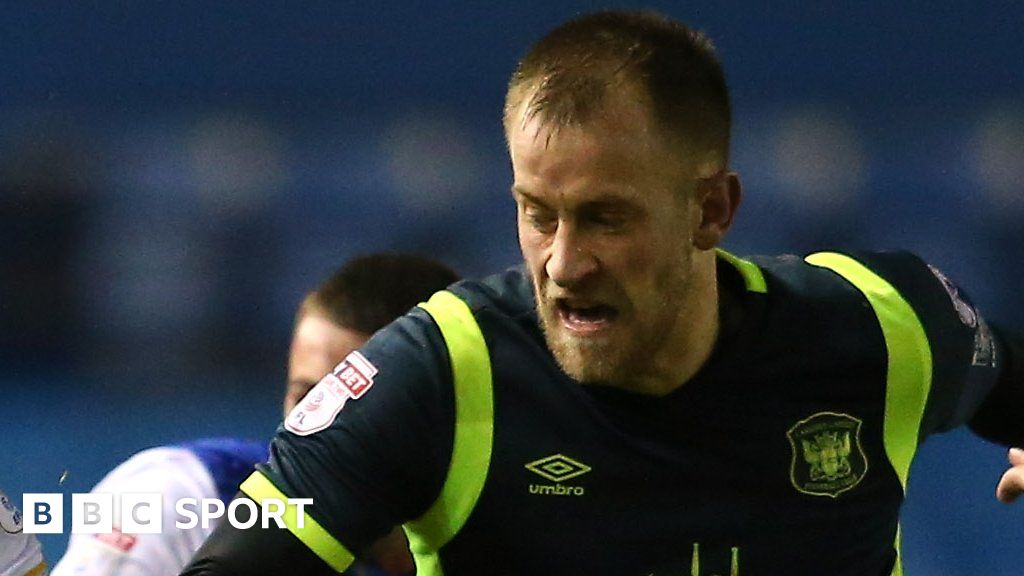 Danny Grainger: Carlisle United signs one-year contract extension - BBC ...