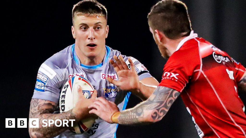 Alex Mellor: Castleford Tigers sign Leeds Rhinos back-rower - BBC Sport