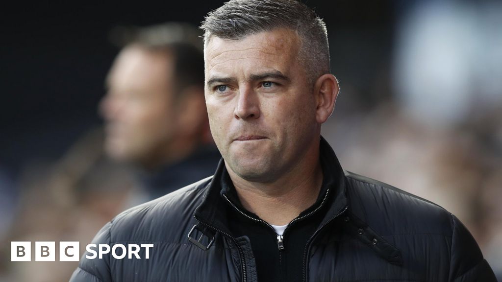 Steven Schumacher: Plymouth Argyle boss 'fuming' at refereeing decision ...