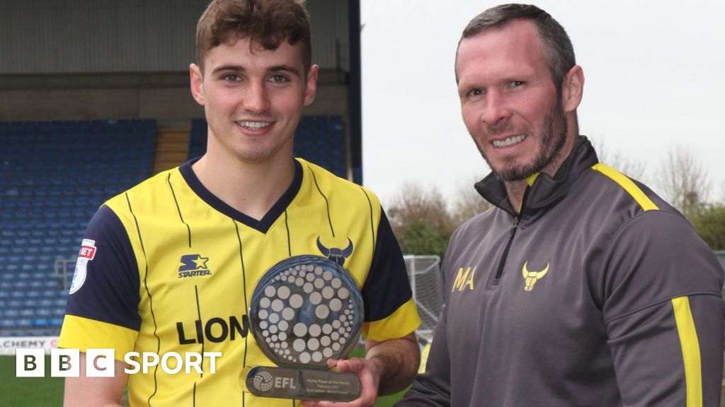 Ryan Ledson: Oxford United midfielder is February's EFL Young Player of ...