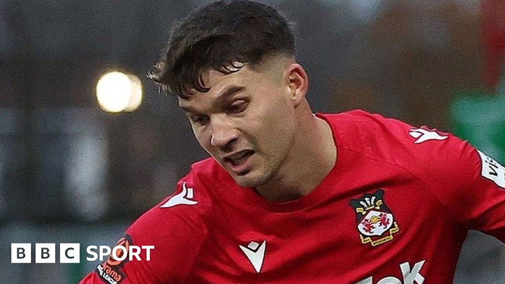 Jordan Davies: Wrexham midfielder suffers lengthy injury blow - BBC Sport