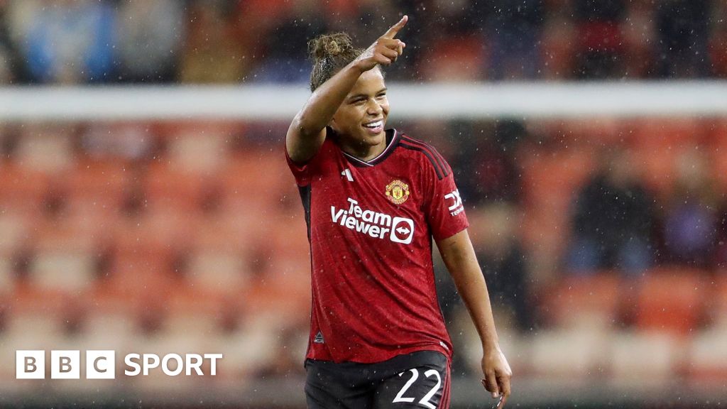 Manchester United 7-0 Everton: Nikita Parris scores hat-trick as United ...