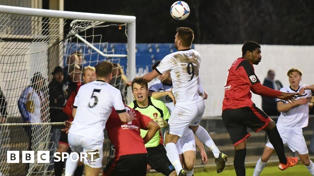 Steve Tully: Truro City not focusing on unbeaten run - BBC Sport