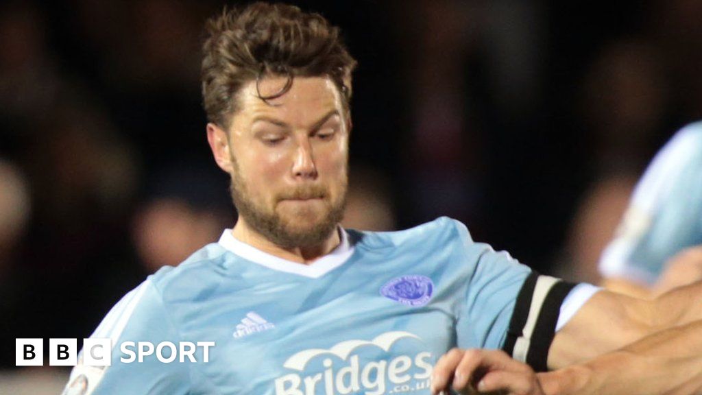 Callum Reynolds: Barnet sign former Aldershot captain - BBC Sport