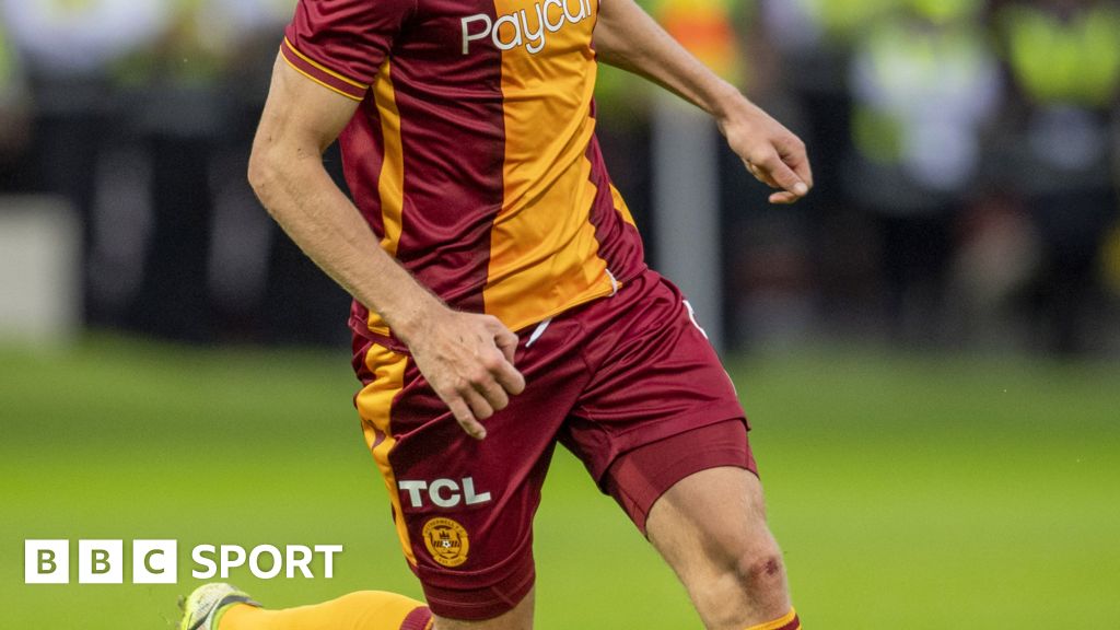 Van Veen extends Motherwell deal - BBC Sport