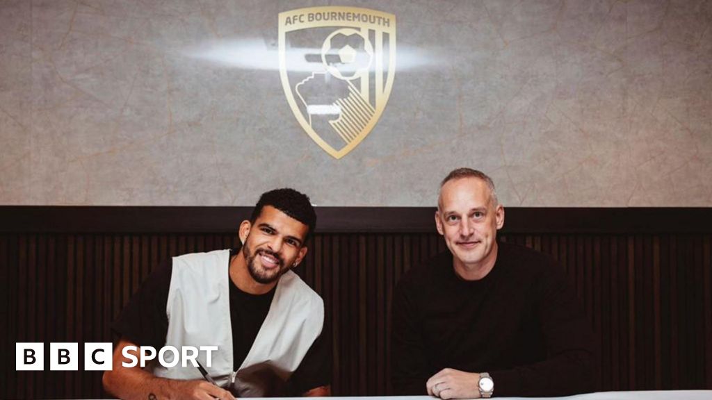 Bournemouth: Dominic Solanke signs new Cherries deal - BBC Sport
