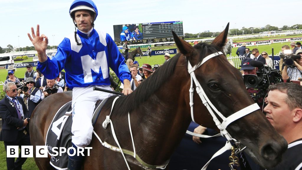 Winx: Australian horse wins 32nd consecutive race - BBC Sport