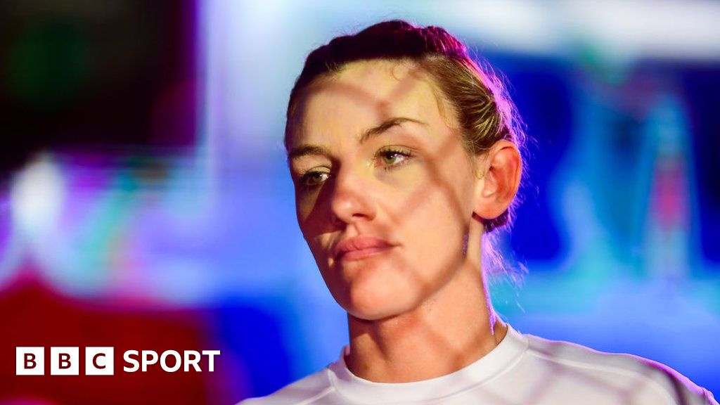 Bellator Dublin: Leah McCourt relishing Dayana Silva fight - BBC Sport