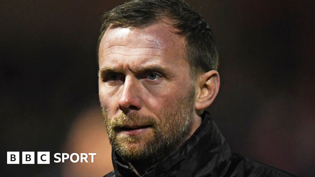 Stenhousemuir: Colin McMenamin sacked after 10 months in charge - BBC Sport