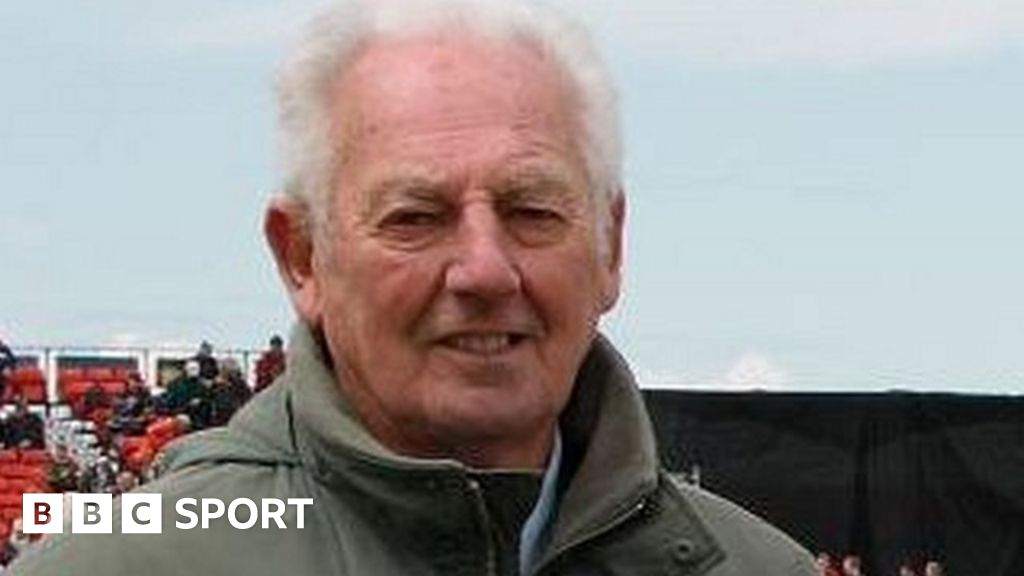 Don Shepherd: Glamorgan's record wicket-taker dies aged 90 - BBC Sport