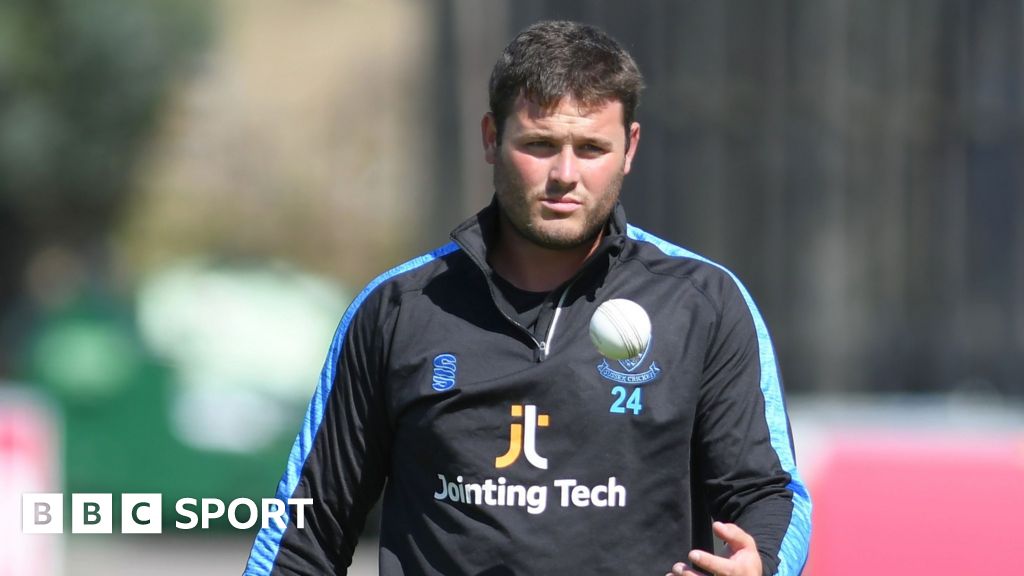 Aaron Thomason: All-rounder leaves Sussex - BBC Sport