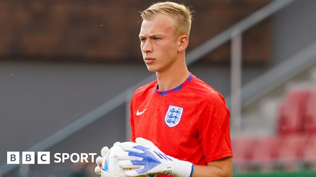 Matthew Cox and Tristan Crama: Bristol Rovers sign Brentford duo on ...