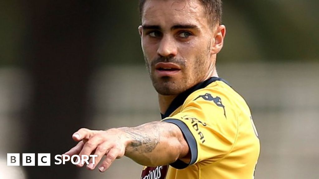 Manchester City sign Australian midfielder Anthony Caceres - BBC Sport