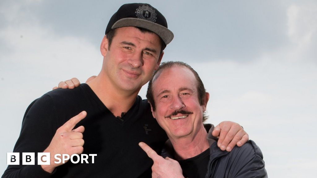 Joe Calzaghe: Boxer to re-open his father's famous gym - BBC Sport