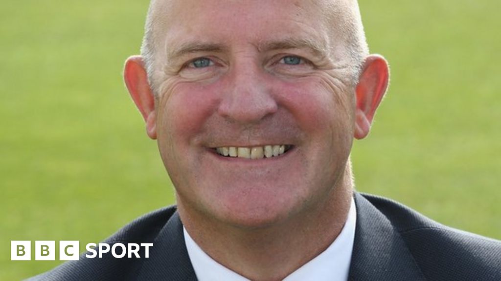 Warwickshire: Colin Povey to retire as Bears chief executive - BBC Sport