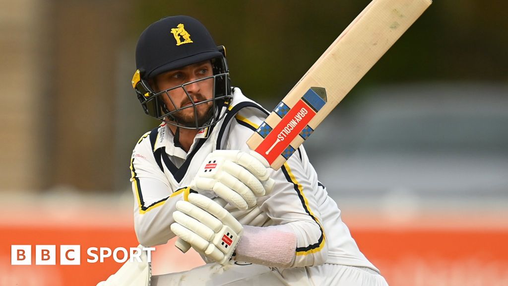County Championship: Ed Barnard bats Warwickshire into strong position ...