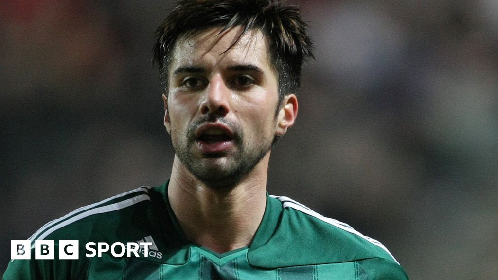 Rory Fallon: Torquay United sign former New Zealand international - BBC ...