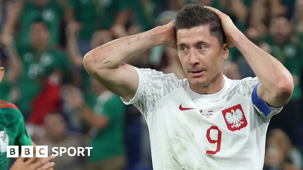World Cup 2022 Mexico 0 0 Poland Robert Lewandowski Misses Penalty In