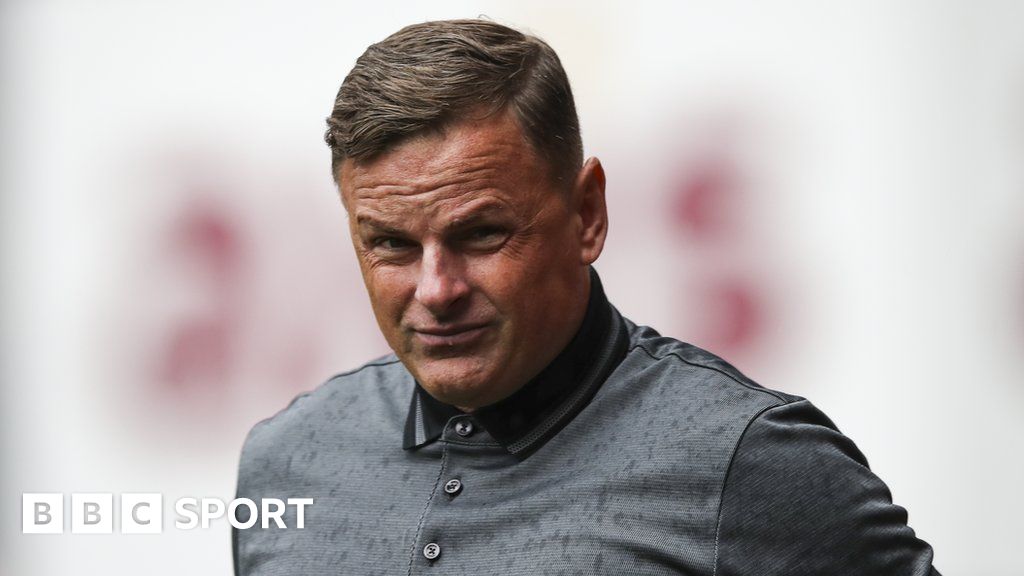 Richie Wellens: Leyton Orient boss admits squad is 'lacking' - BBC Sport