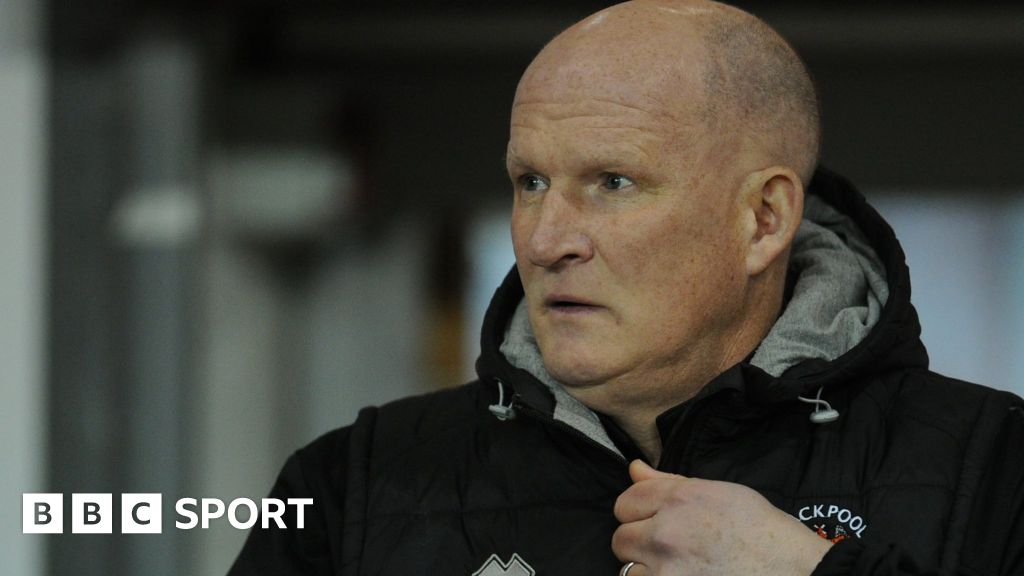Simon Grayson: Blackpool sack manager after one win in 12 games - BBC Sport