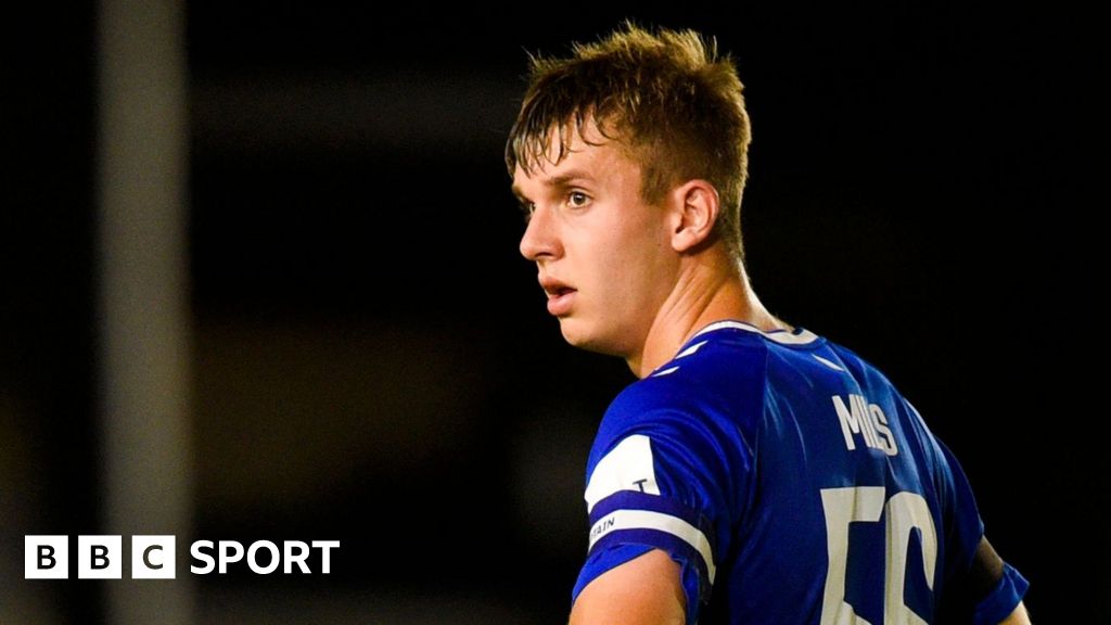 Stanley Mills: Oxford United sign Everton winger on season-long-loan ...
