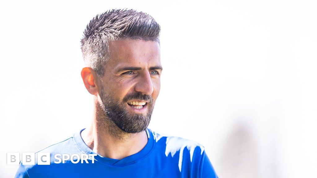 Schalke striker Vedad Ibisevic will donate salary to charity - BBC Sport