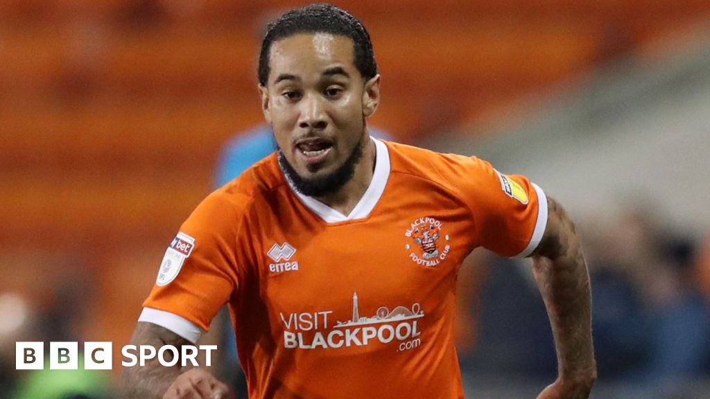 Sean Scannell: Grimsby Town sign former Blackpool winger on two-year ...