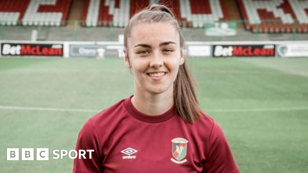 Chloe McCarron: Northern Ireland midfielder joins Women's Premiership ...
