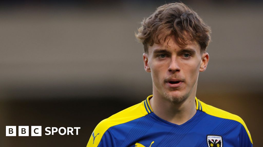 Luke McCormick: Bristol Rovers sign midfielder from AFC Wimbledon - BBC ...