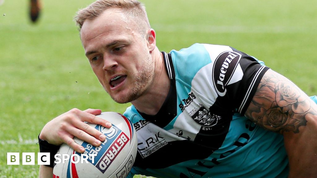 Adam Swift: Hull FC winger signs new two-year deal - BBC Sport