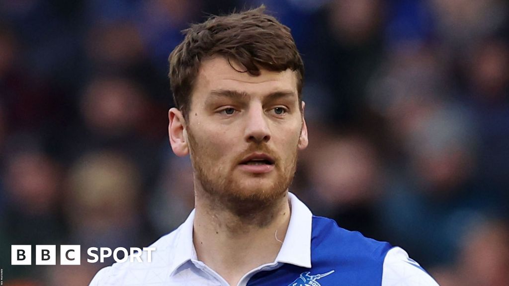 Chris Martin: Bristol Rovers extend striker's contract to summer - BBC ...