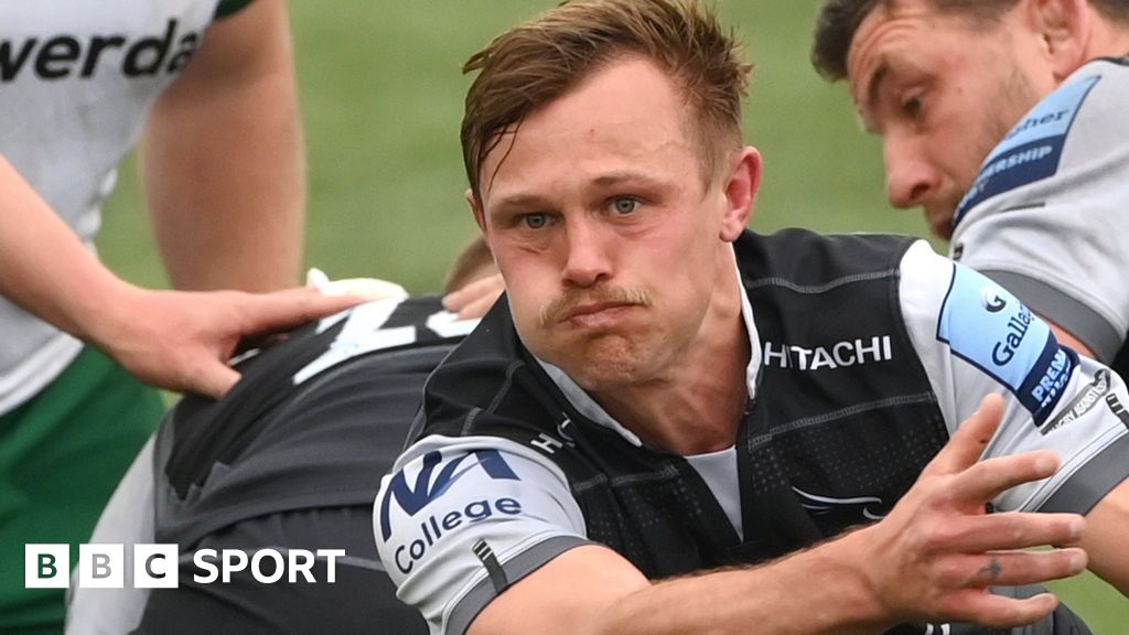 Sam Stuart: Newcastle Falcons half-back signs two-year deal - BBC Sport