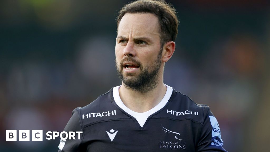 Micky Young: Gloucester sign former Newcastle scrum-half - BBC Sport