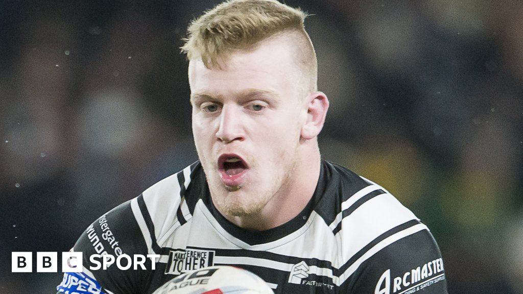 Brad Fash: Hull FC forward signs new three-year contract - BBC Sport